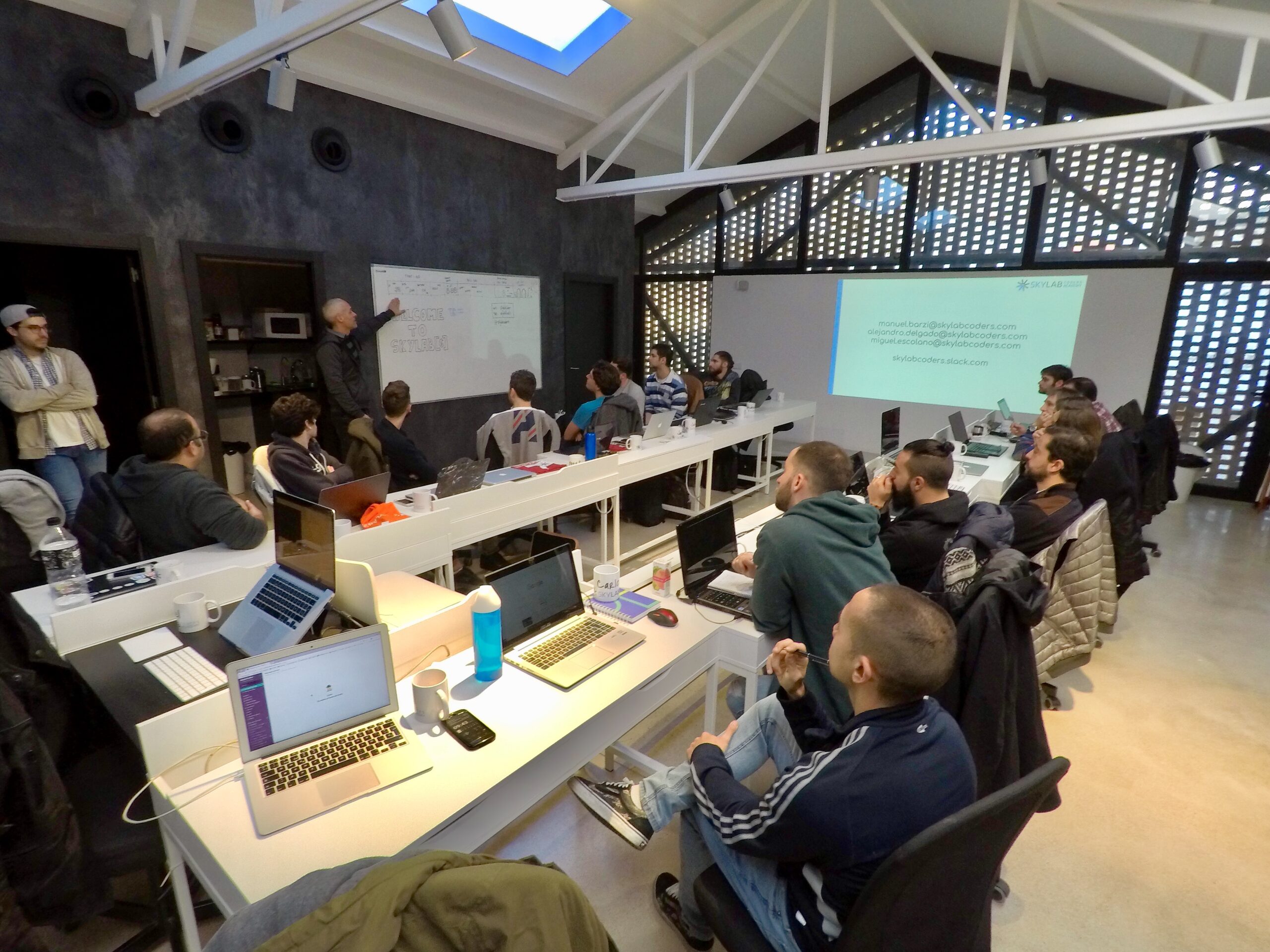 ISDI CODERS - Ecosistema - ¿DAW? ¿DAM? ¿ASIR? ¿ASIX? ¿O hacer un Coding Bootcamp?